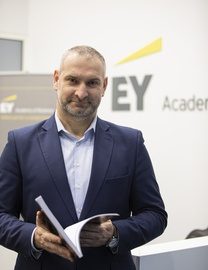 Bartosz Brosowski – EY Academy of Business