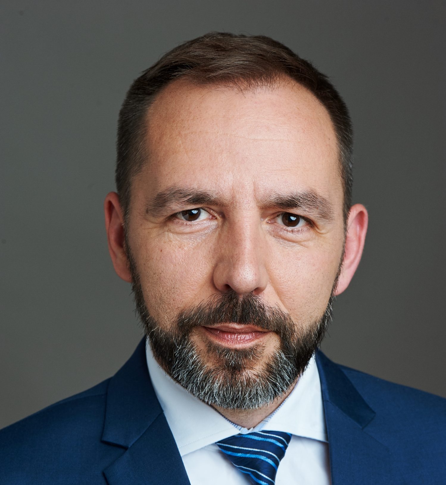 Piotr Wojciechowski – EY Academy of Business Piotr Wojciechowski – EY Academy of Business